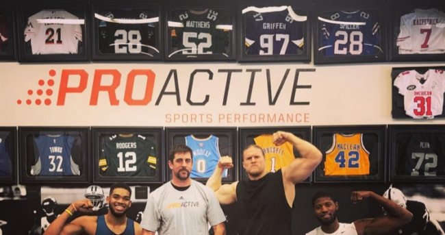 Aaron Rodgers, Clay Matthews Flexing with NBA Stars | Total Packers