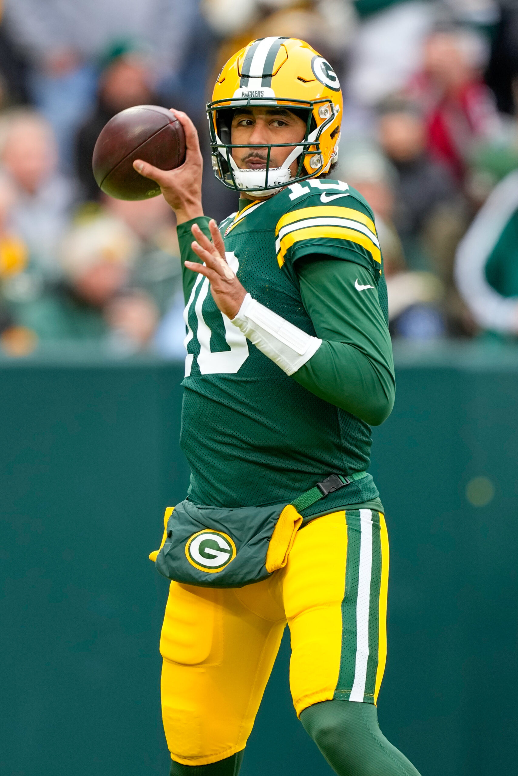 Packers Fans React to Jordan Love Sighting Amid Concussion